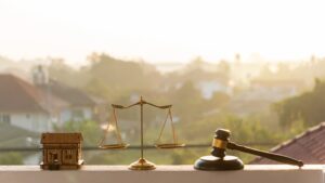 Gewohnheitsrecht bei Grundstücken: Wann greift es? – Immobilien24.de